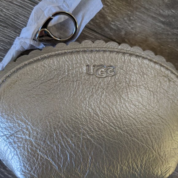 UGG | Bags | Ugg Clamshell Silver Leater Coin Bag Purse Key Chained ...
